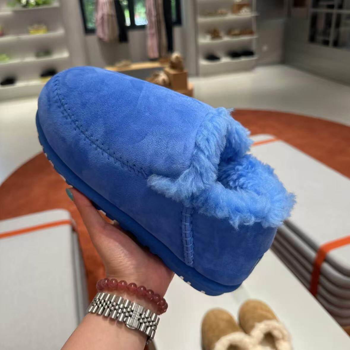 美国UGG 24秋季新款 Anders 鞋：舒适纯色圆头一脚蹬，秋冬时尚必备！-棉鞋-淘宝好物网