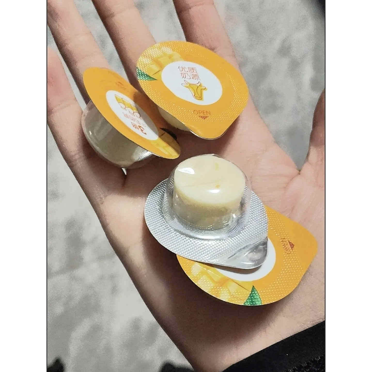 Yili cheese round: 👶 The baby's favorite classic flavor, a bite of ...