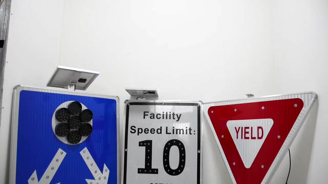 Solar Electronic Led Traffic Sign Warning Led Solar Powered Illuminated ...