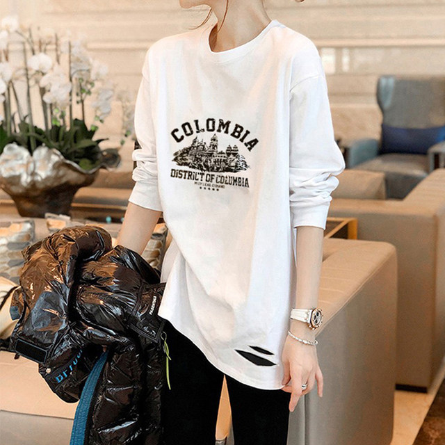 Early autumn loose large version of sweatshirt with layered inner layer ...