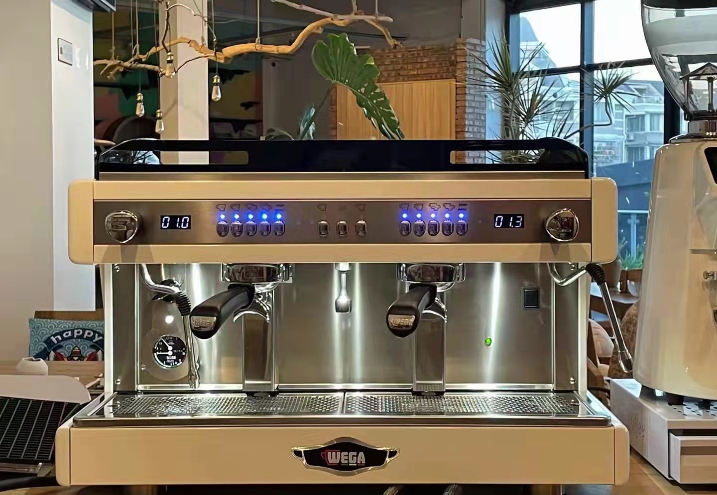 咖啡控们注意啦！WEGA AIRY咖啡机E61双头商用版，你的梦想咖啡厅不是梦！-商用咖啡机-淘宝好物网