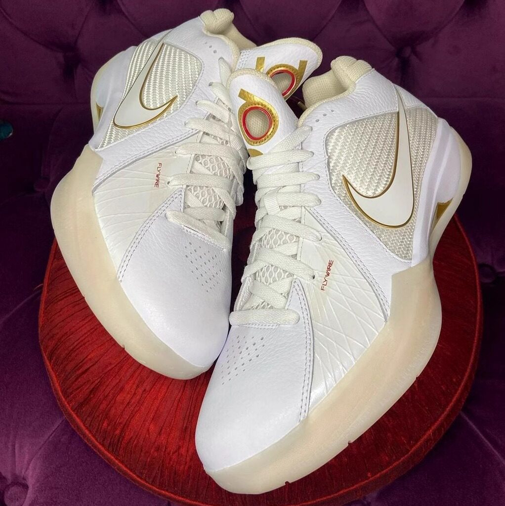 Nike KD 3 White Gold 复刻版：白金配色，篮球场上的梦幻之选！-篮球鞋-淘宝好物网