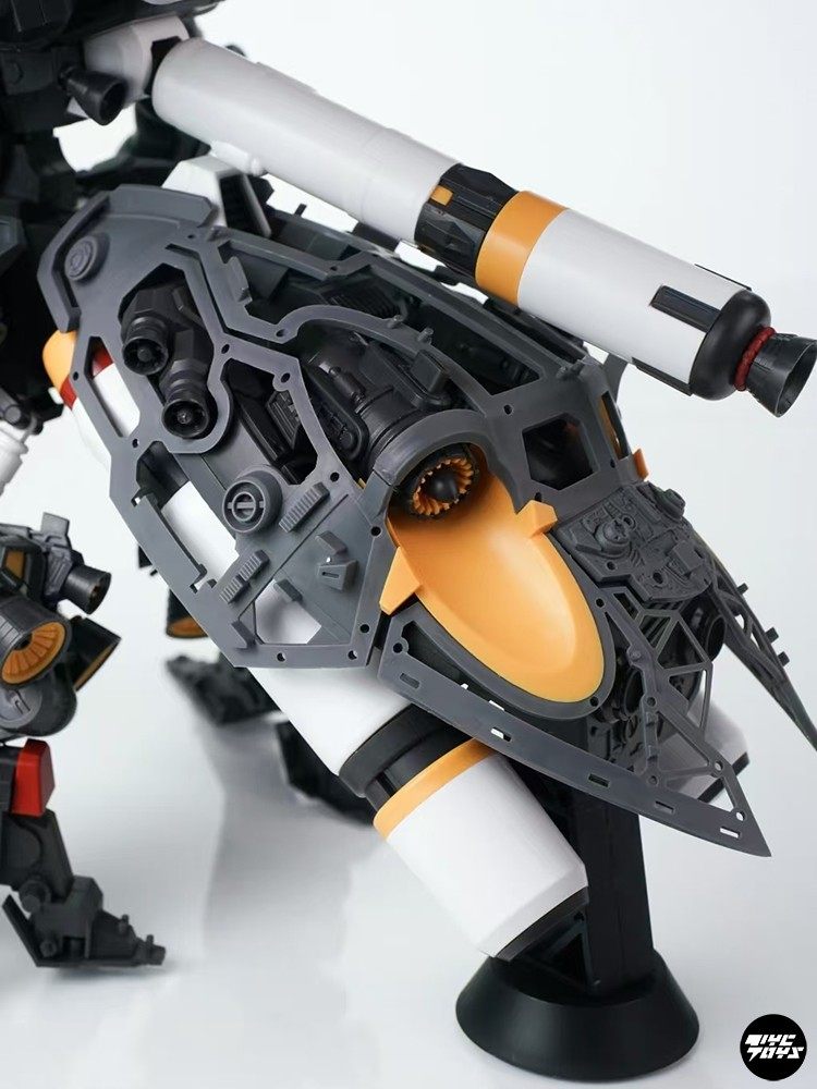 RED SOUL 1/144 RG NIGHTINGALE MODEL KIT