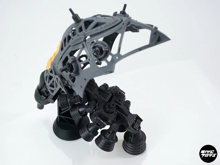 RED SOUL 1/144 RG NIGHTINGALE MODEL KIT