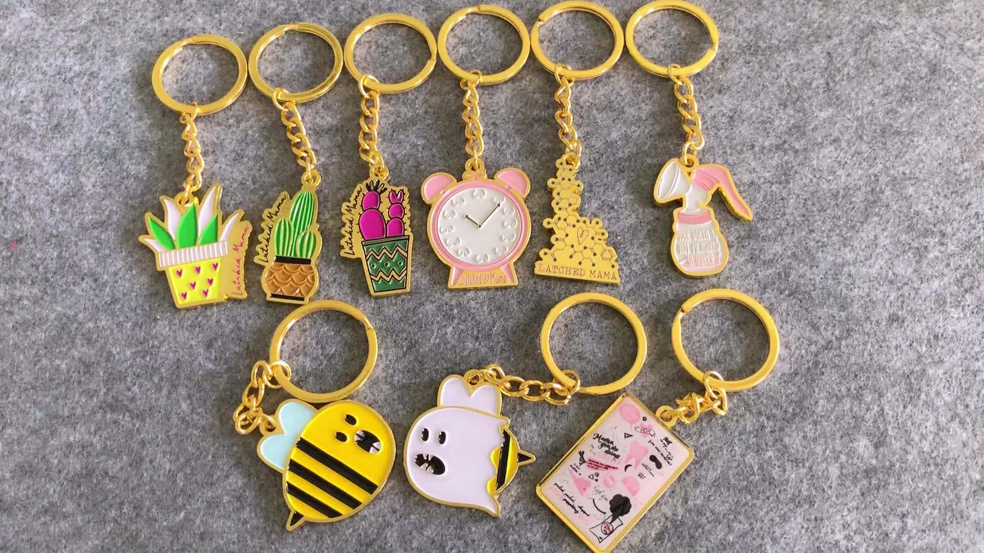 Souvenir 3d Cartoon Epoxy Llavero Personalizados Soccer Sport Enamel ...