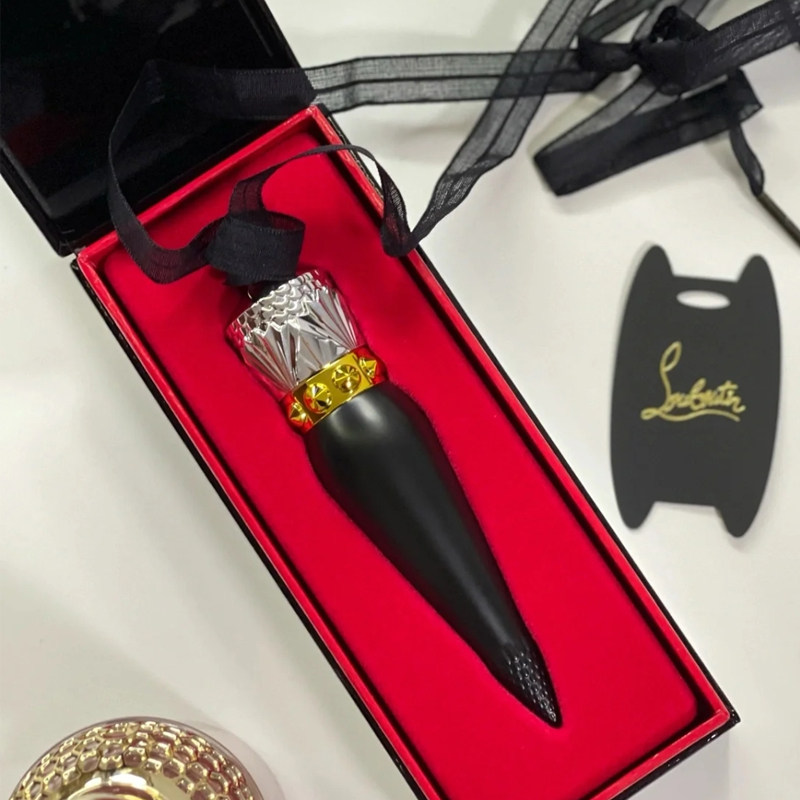 情人节送礼天花板！CL萝卜丁黑管口红001M试色💄一抹封神的女王权杖谁还没拥有？！_唇膏_淘宝美妆网