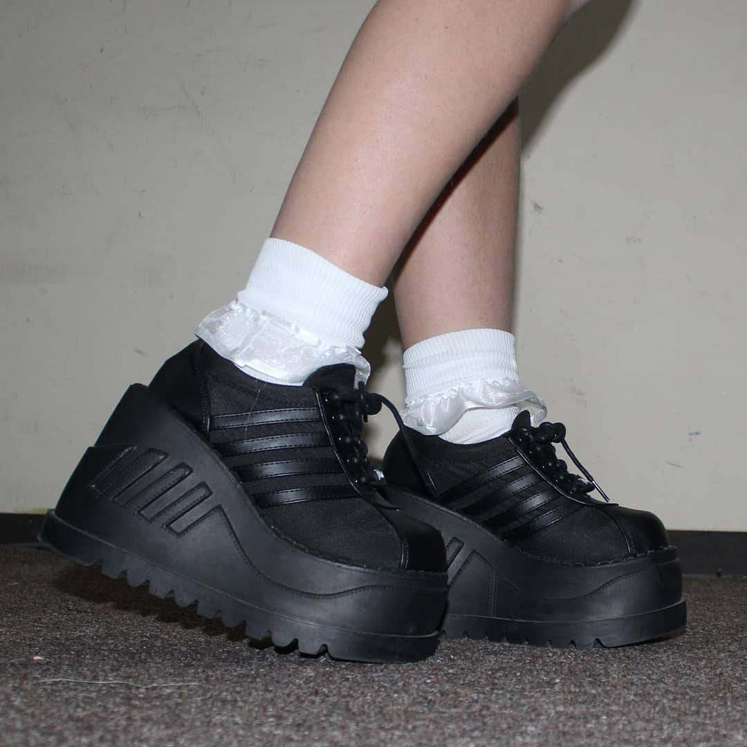 现货Demonia暗黑哥特亚文化Stomp 08：原宿辣妹的朋克摇滚新宠！👟 -松糕摇摇鞋-淘宝好物网