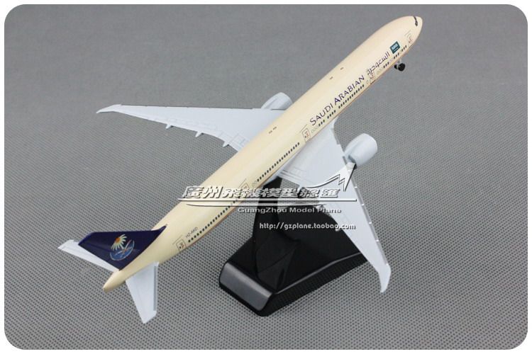 Купить Модель самолета 沙特阿拉伯航空 b777-300er hz-akd 1:400 合金 飞机模型 19cm Diy ...
