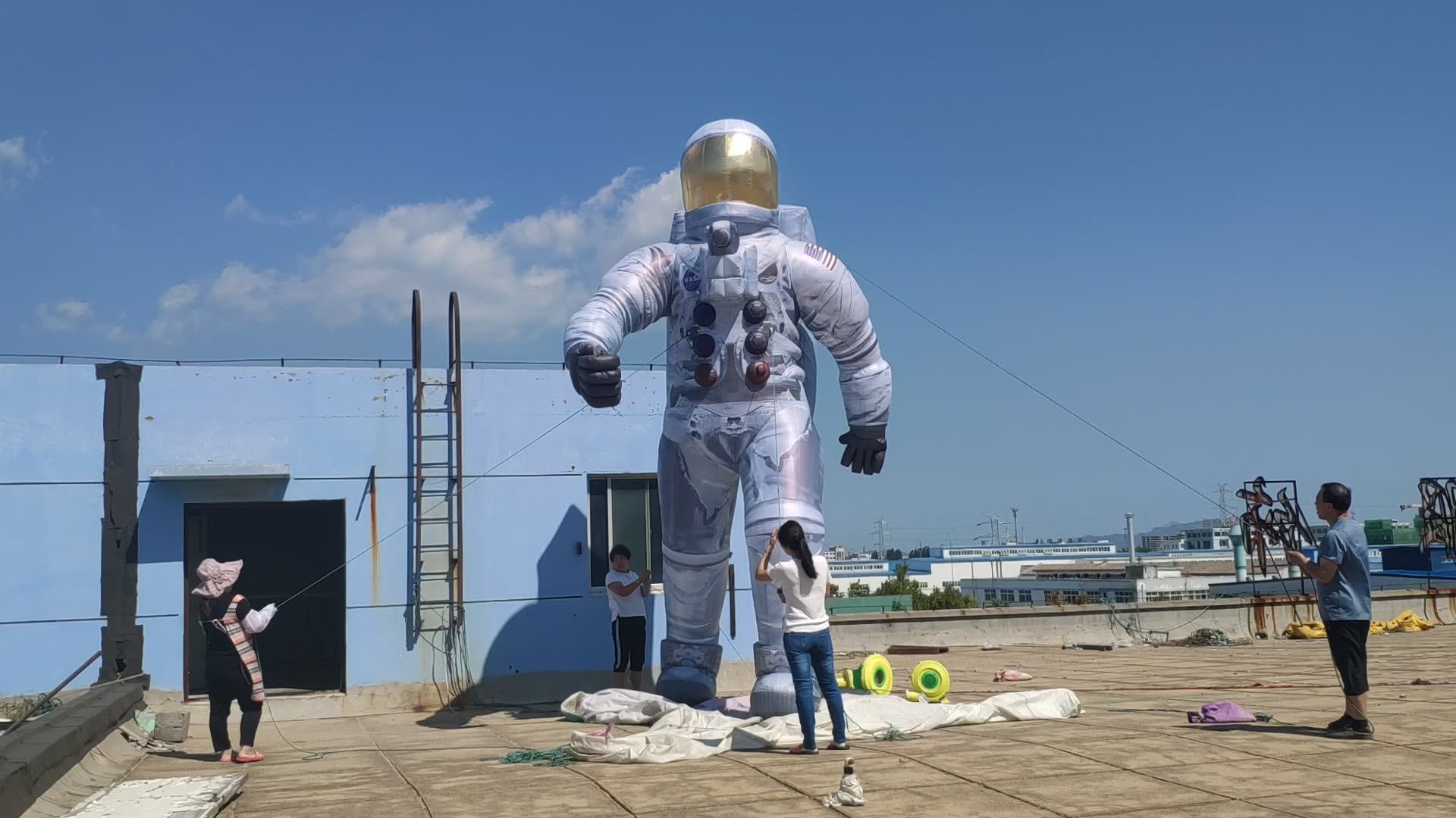 Hot Sale Giant Inflatable Stage Astronaut For Performance Inflatable ...