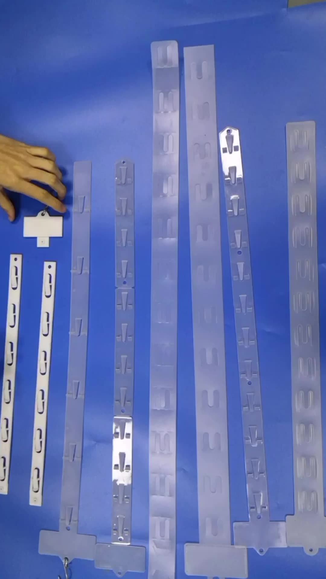 12 Hooks Supermarket Pp Plastic Clip Strip Plastic Display Clip - Buy ...