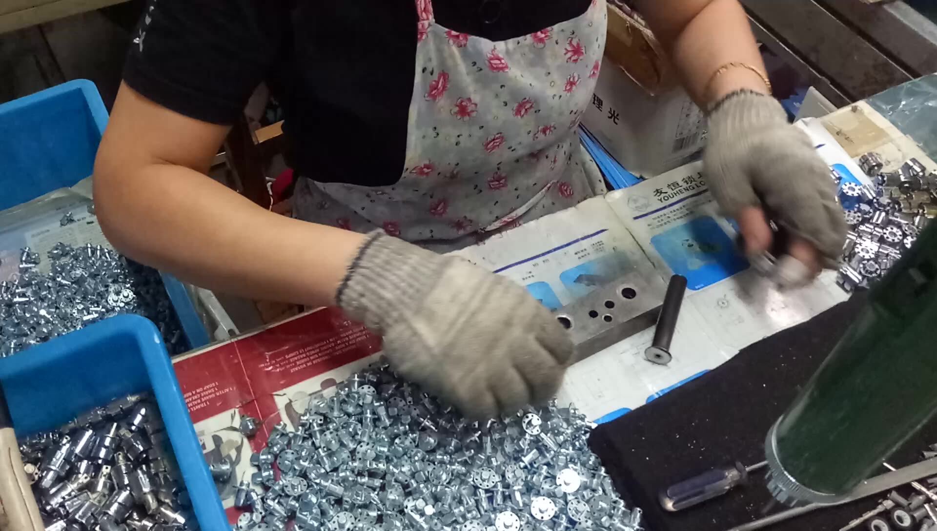 Yh9341 Metal Spring Loaded Concealed Pin Hinges For Door Cabinet - Buy ...