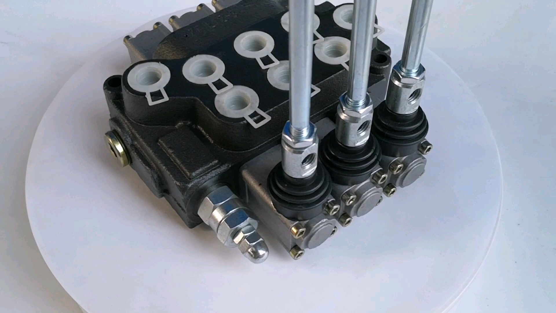 Hot Sales 3 Spools With Hydraulic Monoblock Direction Flow Control ...