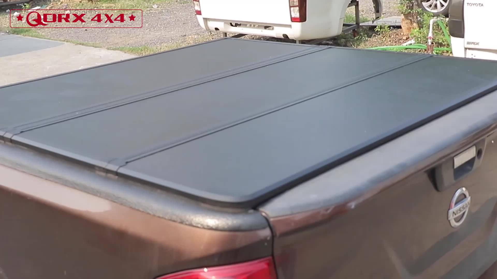 2020 Silverado 1500 Best Folding Truck Bed Cover Rough Country Hard Tri ...