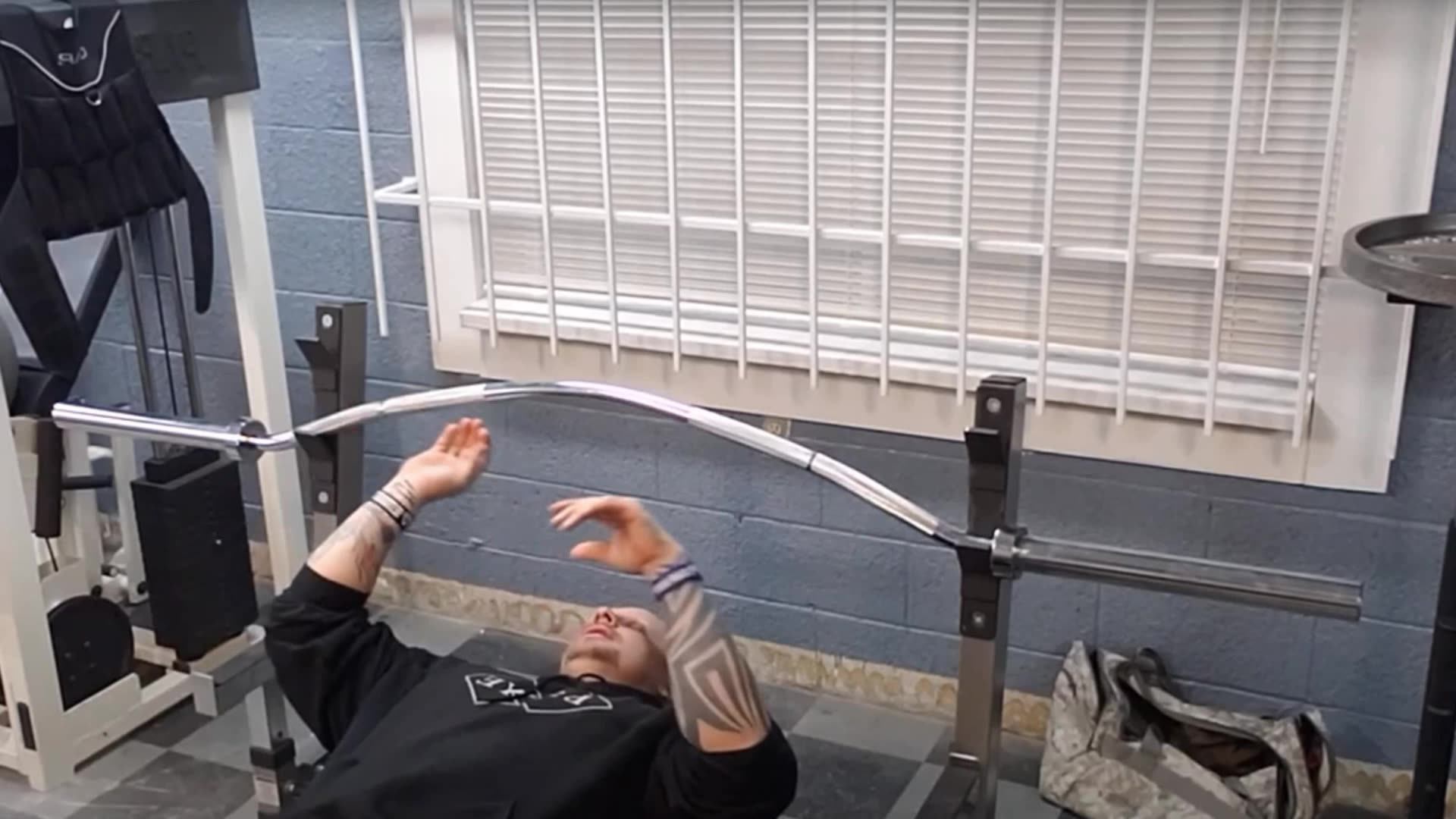 22-25kg Cambered Squat Bar With Chrome Sleeve Squad Barbell Fitness ...