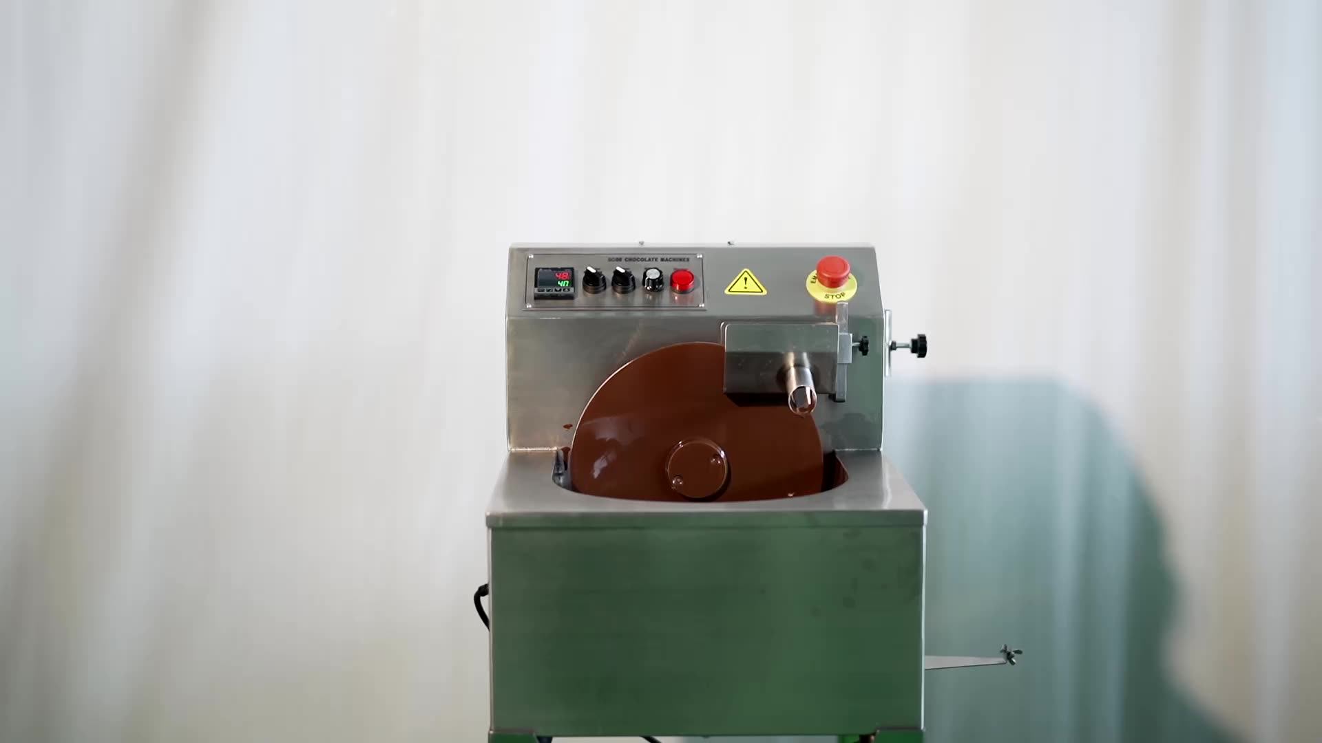 Multi-function 8/15/30 Kg Per Hour Chocolate Melting/tempering/coating ...