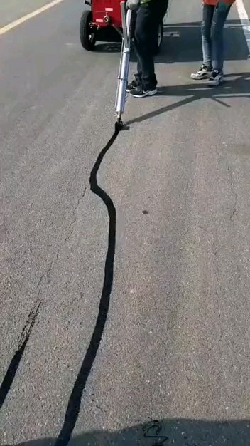 New Type Gf120 Liter Road Sealing Machine Joint Crack Filler For Road ...