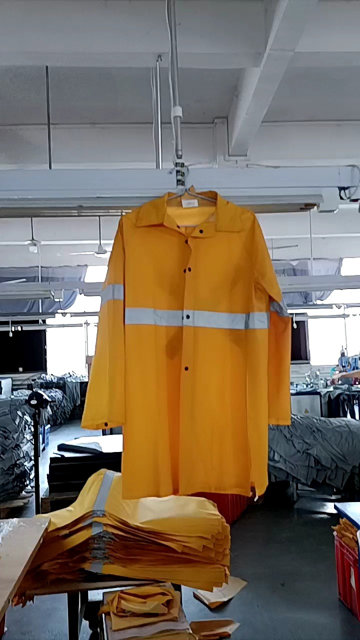 Industrial Heavy Duty Raincoat With Reflective Tapes Wet Climate ...