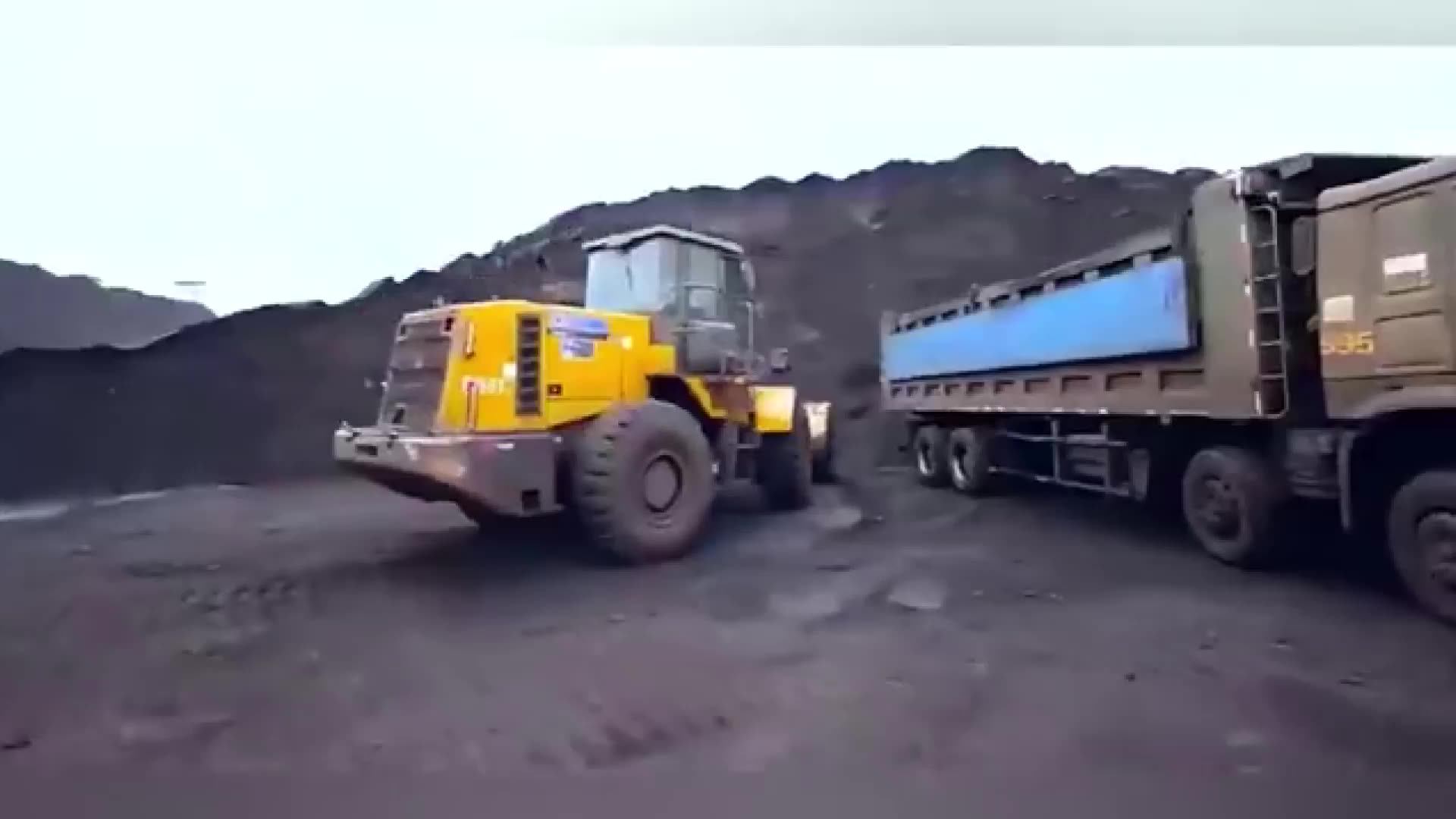 Xcm G 3 Ton Wheel Loader Lw300f Lw300fn Skip Loader With Spare Parts ...