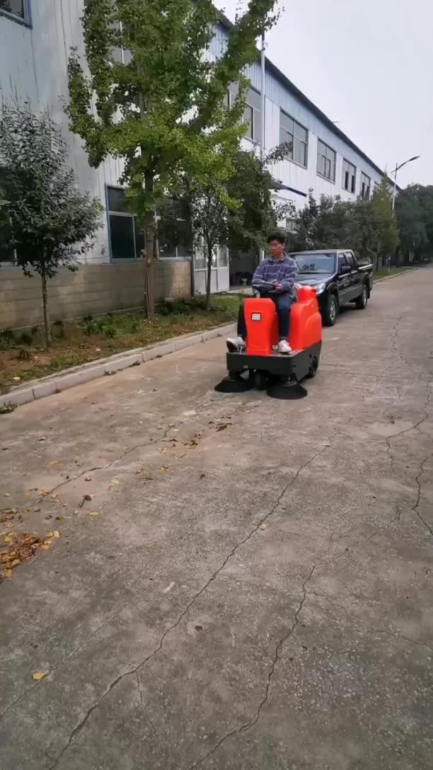 Small Street Sweeper Industrial Sidewalk Sweeper Automatic Ride On Road ...