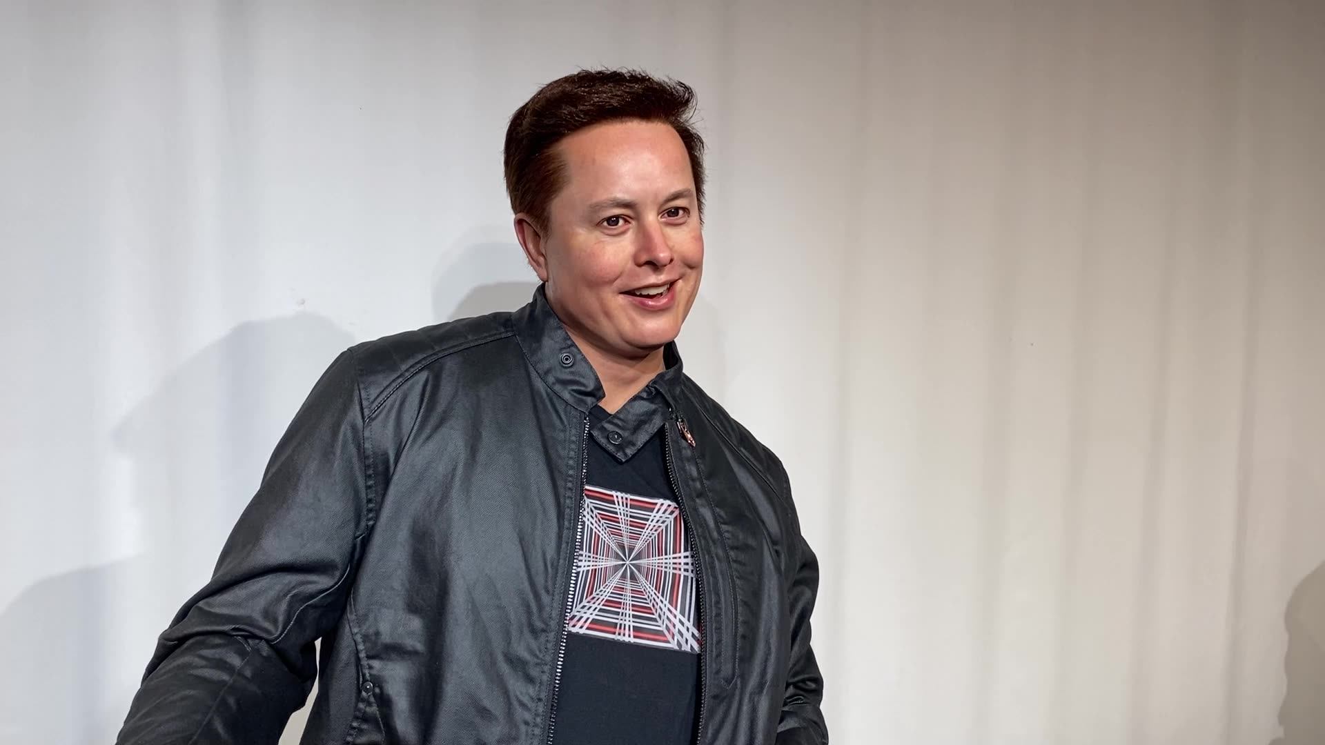 Resin Crafts Art Collection Custom Made Business Man Elon Musk Life ...