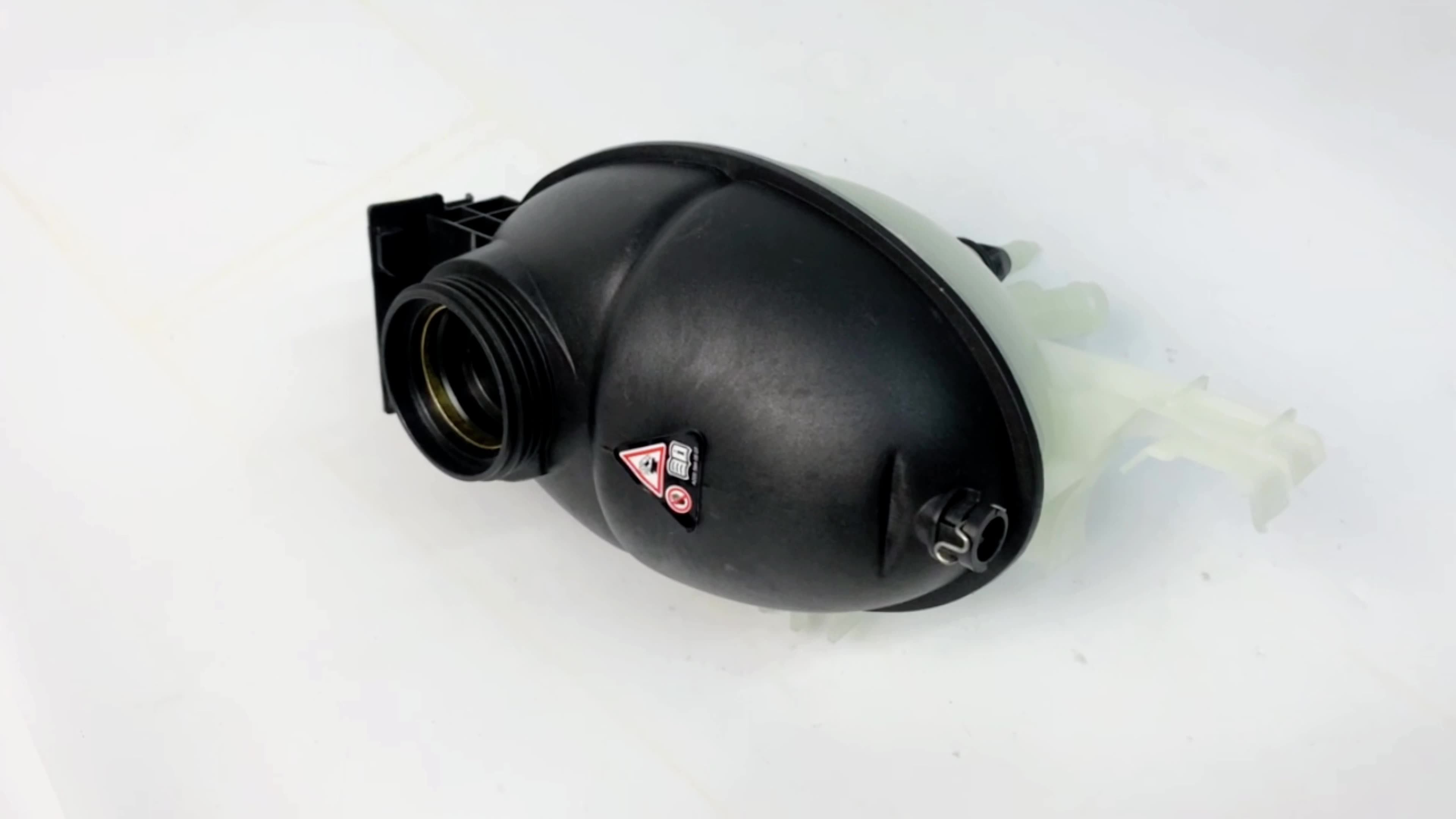 Factory Oem Coolant Expansion Tank For Mercedes-benz C-class W205 A205 ...
