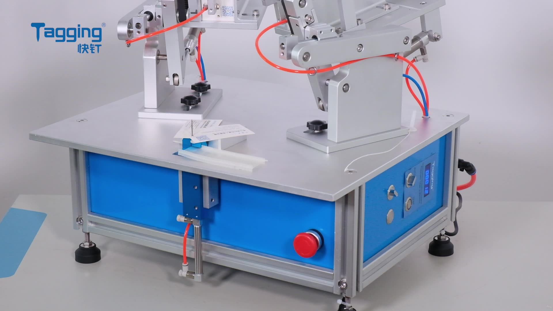 Automatic Tags Feeding Tagging Machine For Garments T Shirt And Toys ...