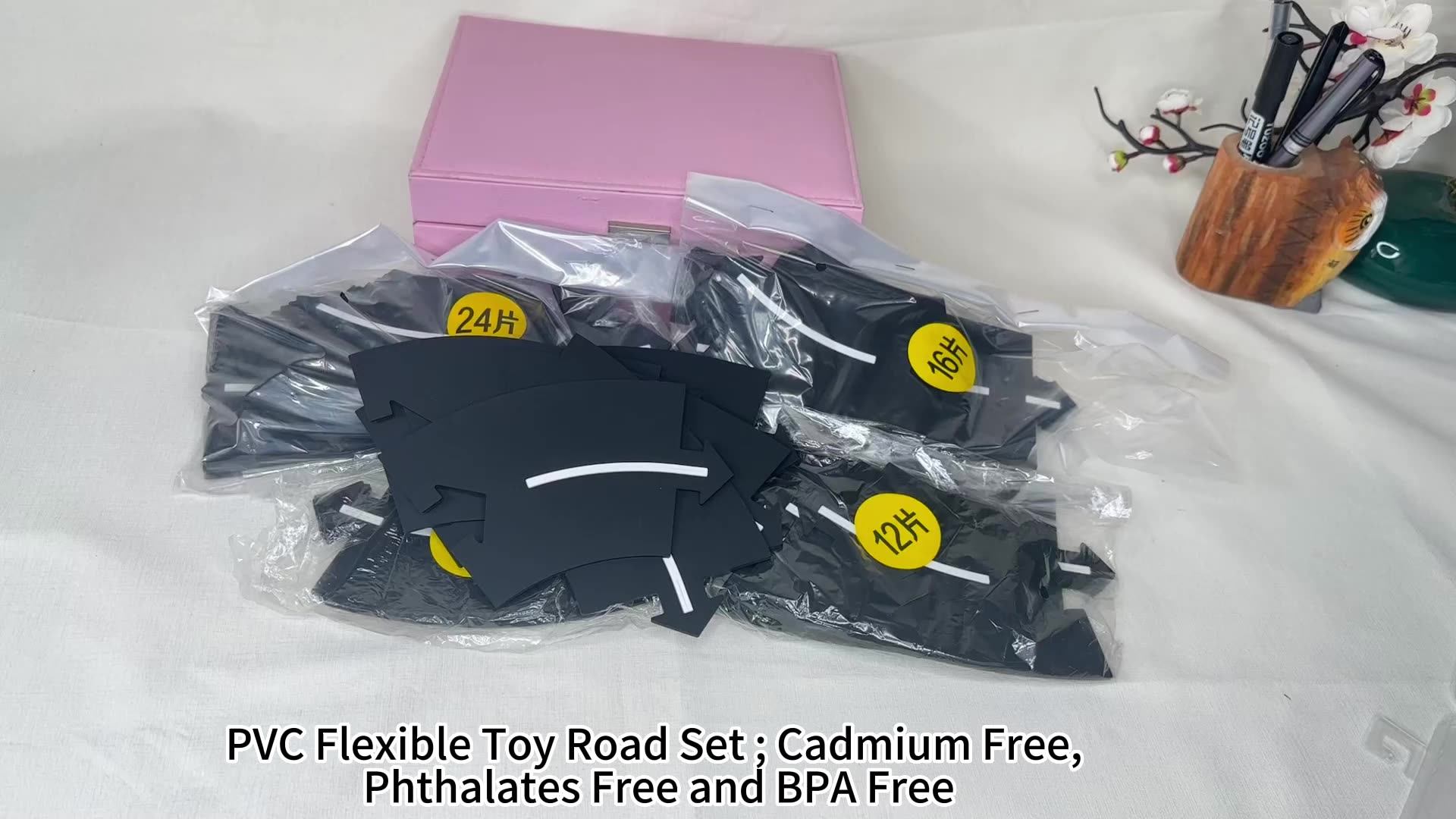 Flexible Race Track Toy Road Set Plastic Splicing Car Track Puzzle Toy ...