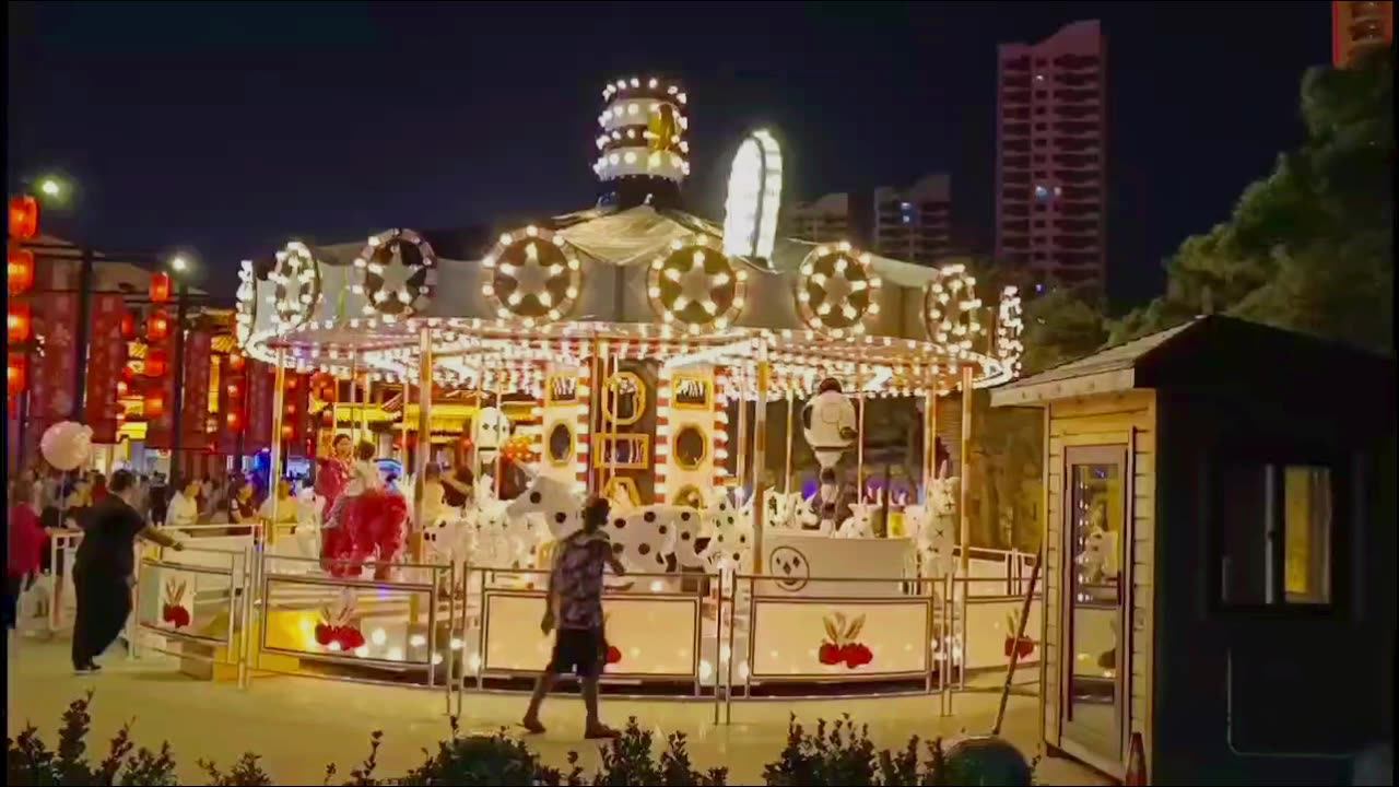 16 Carousels In The Amusement Park Star White Horse Carousel Factory ...
