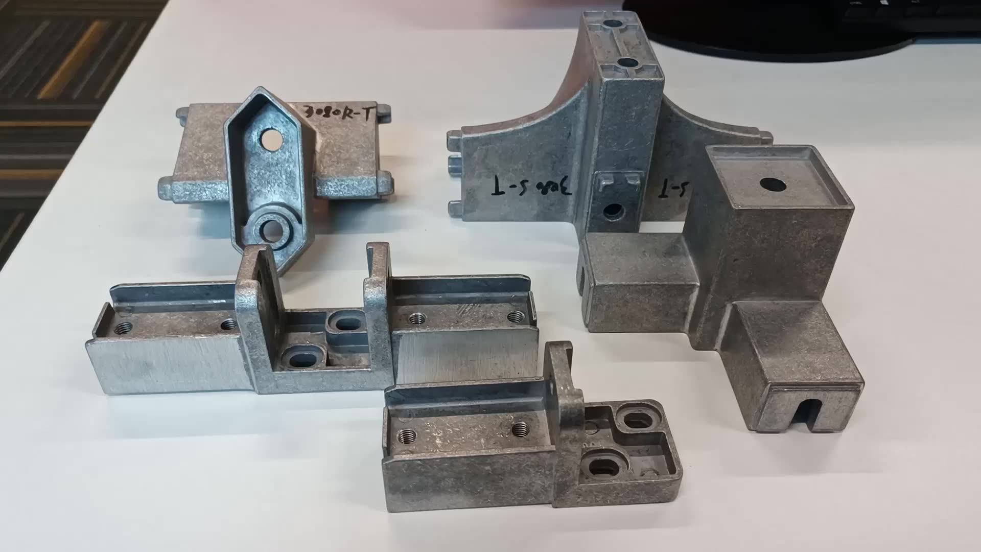 Office Desk Frame Connector Aluminium Alloy 2 Way Pipe Connector Office ...