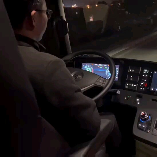 Tractor Head Truck Maximum Torque 1000-1400rpm 6*4 Rear Driving Tractor ...