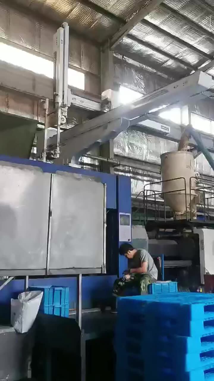 Gf1500lb Automatic Plastic Pallet Injection Molding Machine 1500 Ton ...