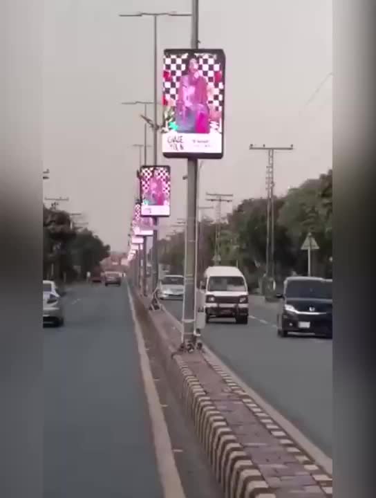 Full Color Led Screen Smd P5 Waterproof Street Lamp Pole 3g Advertising ...