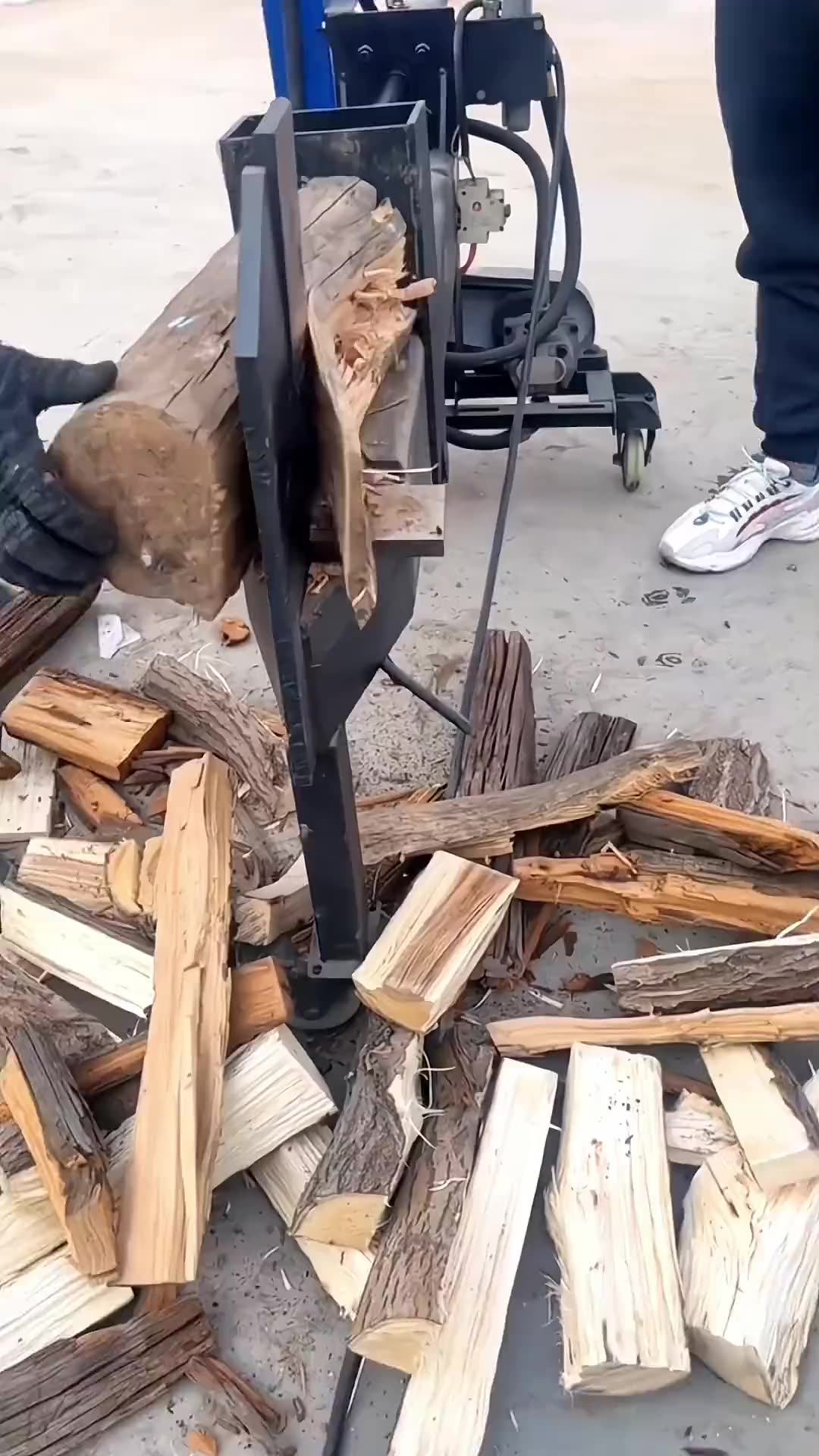 液压劈木机卧式木材果木劈柴机树根树墩电动液压卧式劈木机设备-阿里巴巴