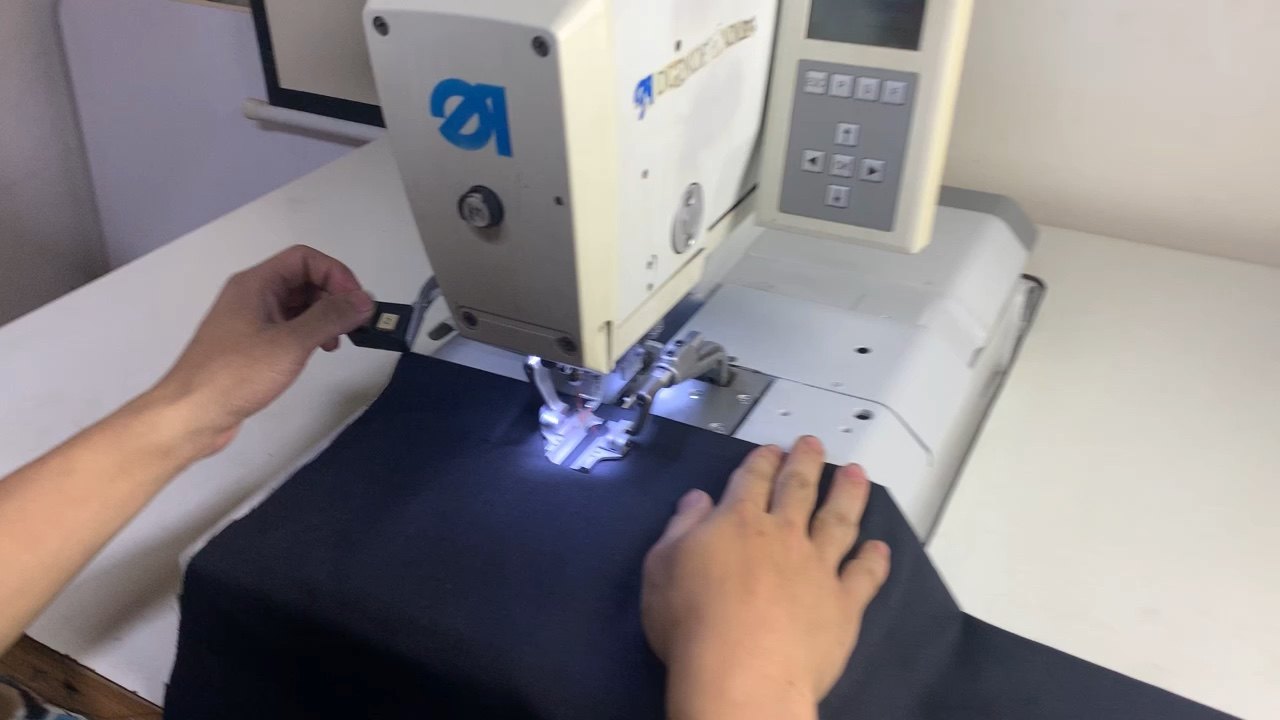 Durkopp Adler 580 Botão Automaticamente Da Máquina De Costura - Buy ...