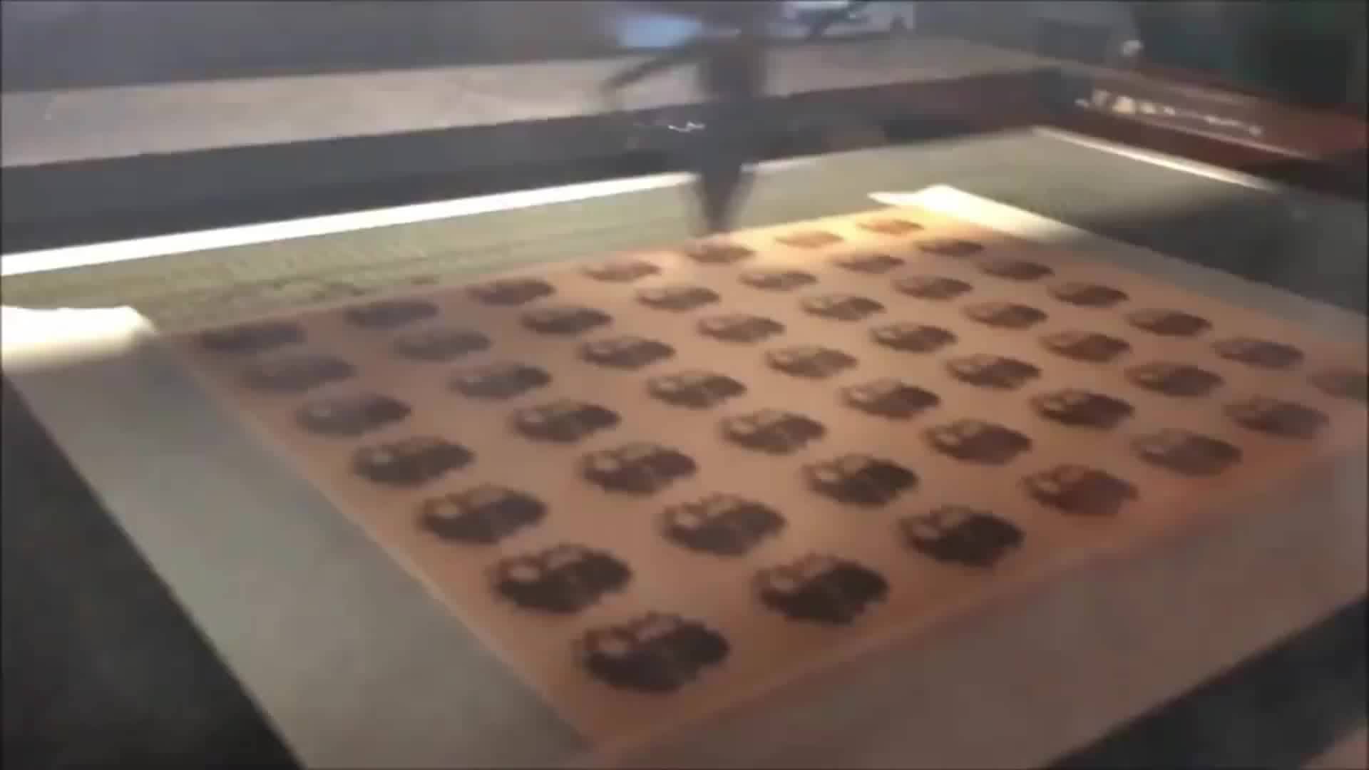 Plastic Name Tag Engraving Machine For Nonmetal And Metal Cutting 1390 ...