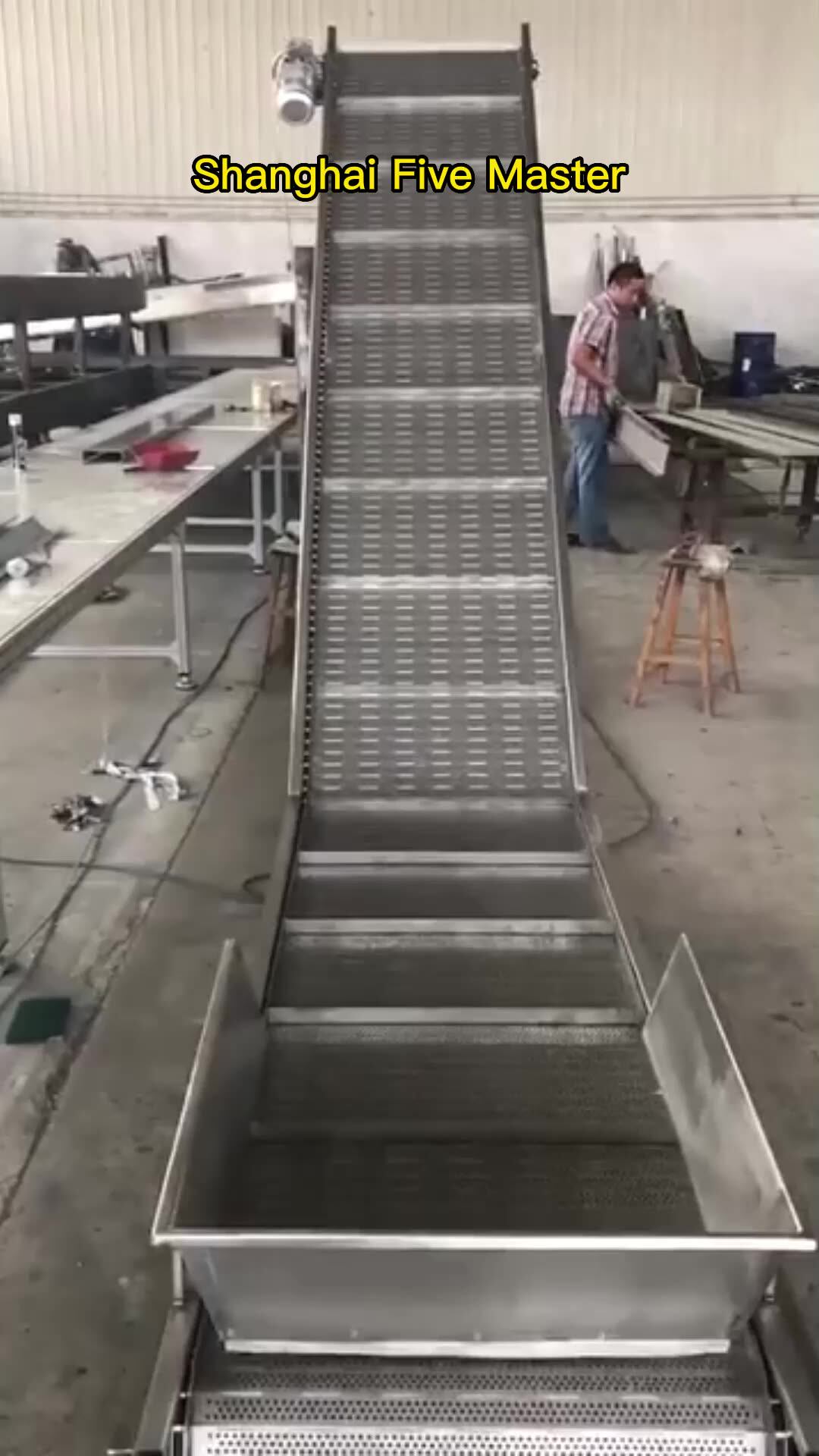 Incline Conveyor With Hopper Suit Pack Hopper And Discharge Chute ...