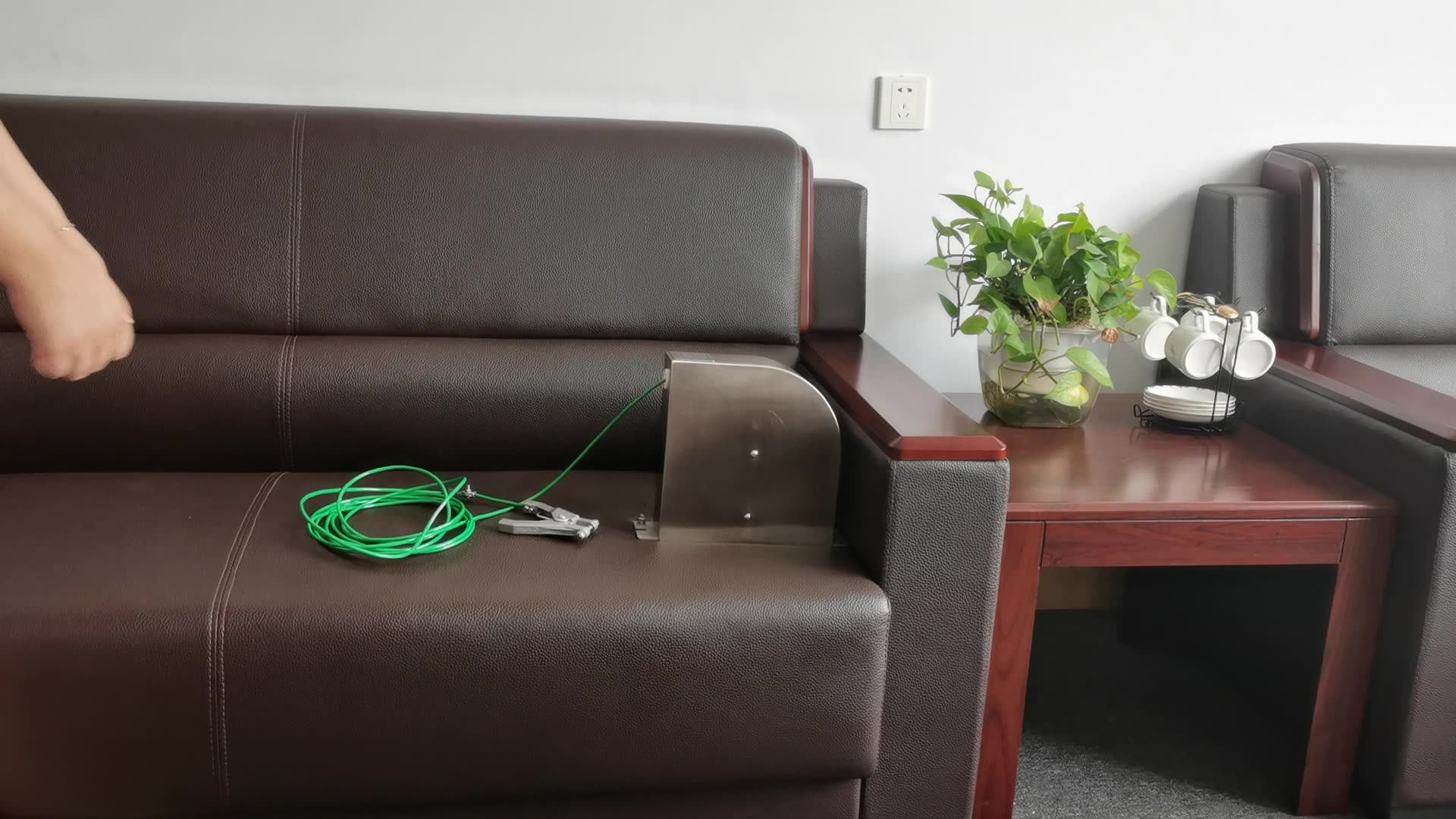 Retractable Static Grounding Earthing Enclosed Cable Reel For Tank ...