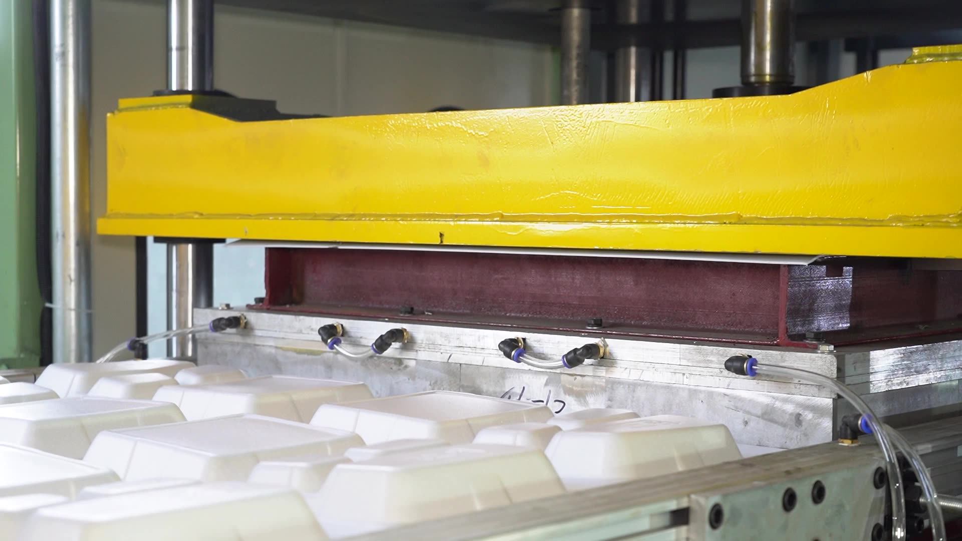 Foam Food Box Plate Production Line / Glass / Dish Ps Material Making ...