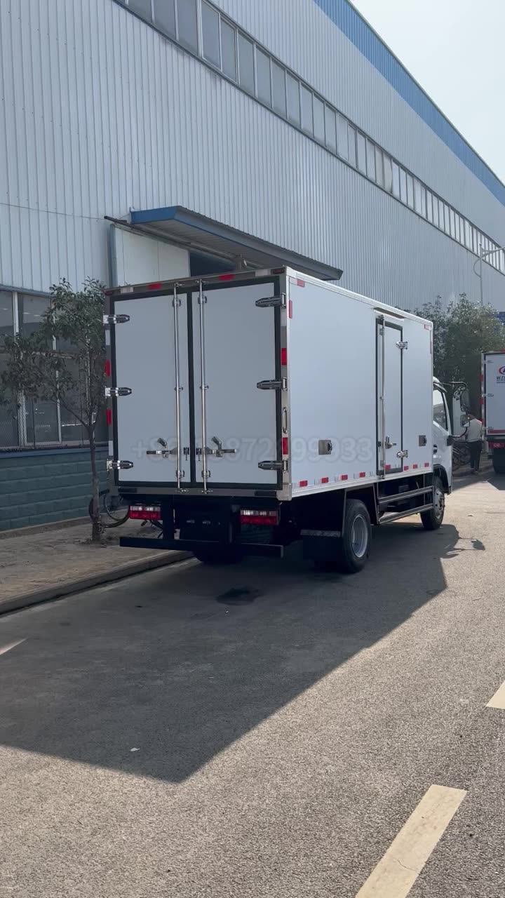Dongfeng 5tons Small Refrigerated Trucks Refrigerated Truck Box ...