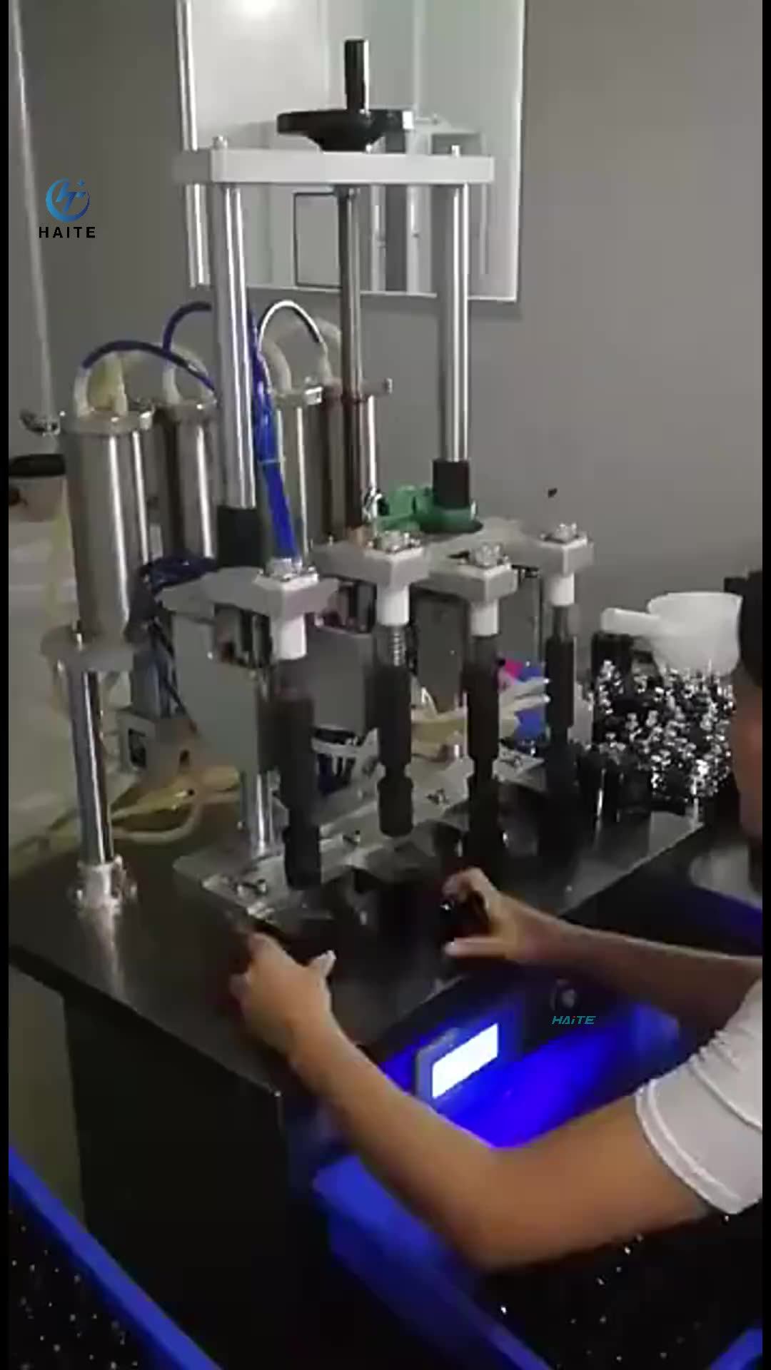 4-nozzles Negative Pressure System Filler Liquid Essential Oil Bottle ...