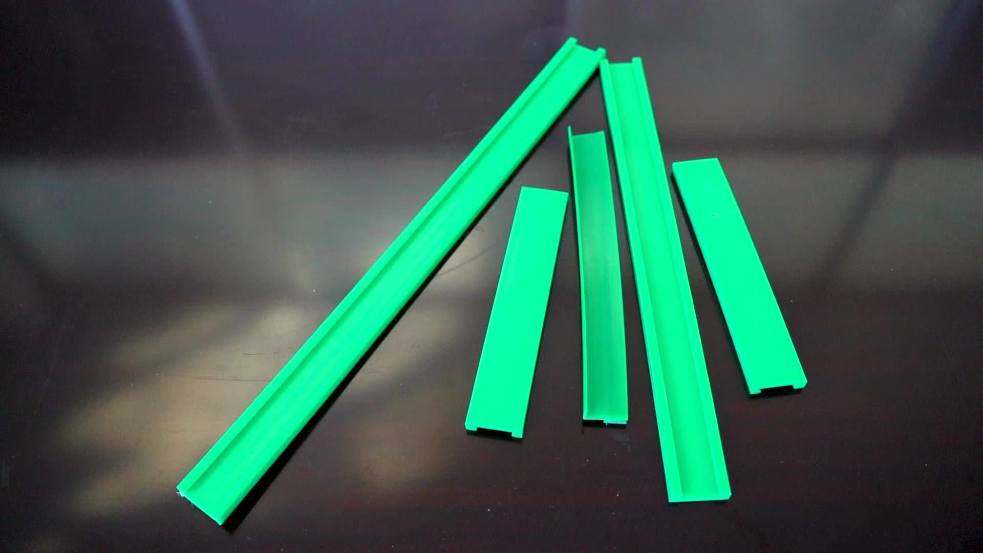 U-shaped Polymer Chain Guide Pallets For Conveyor Equipment Linear Wear ...