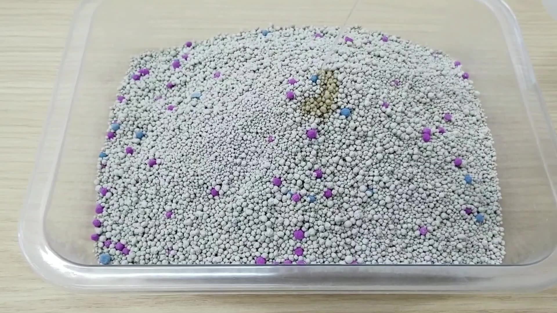 Ball Shaped Bentonite Cat Litter Oem / Odm Multi Fragrance Dust-free ...