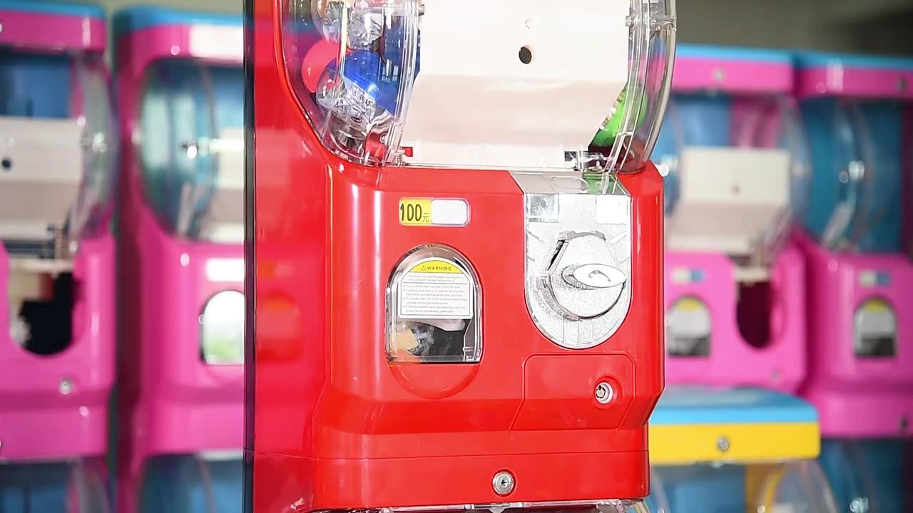 Factory Price Gashapon Vending Machine Coin Operated Gift Game Machine ...
