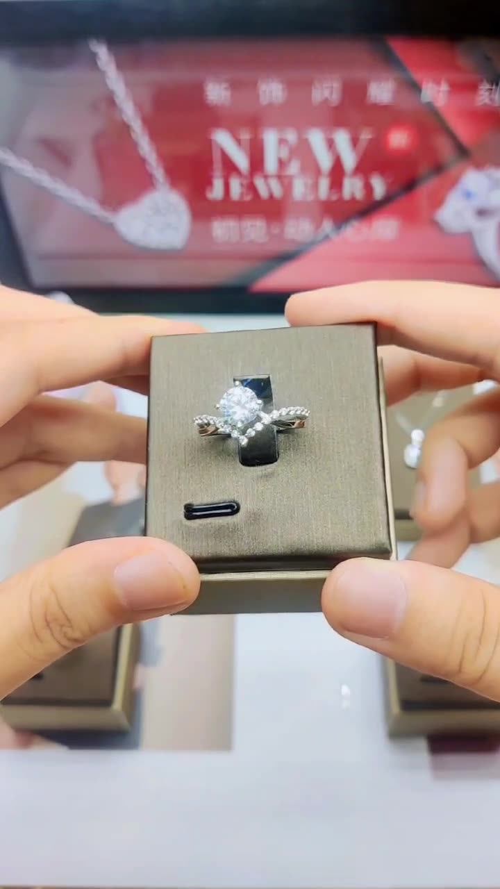 莫桑石钻戒一克拉S925纯银情侣订婚求结婚仿真钻石戒指开闭口钻戒-阿里巴巴