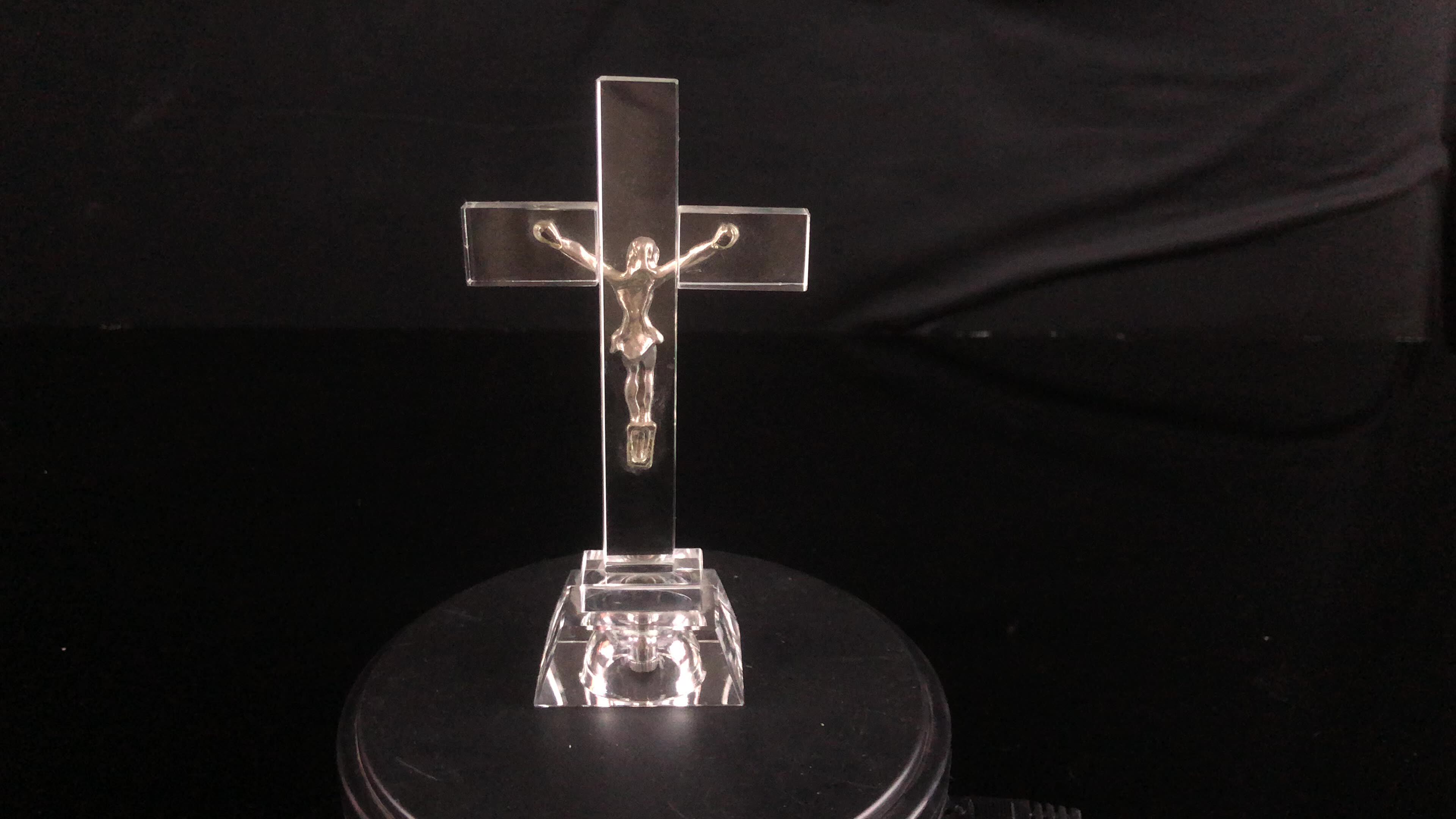 Jesus Christ Led light up glass standing cross MH-15045| Alibaba.com