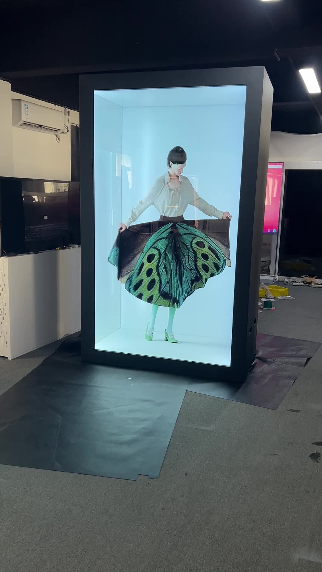 86 Inch Indoor 3d Hologram Interactive Video Holographic Touch Screen ...