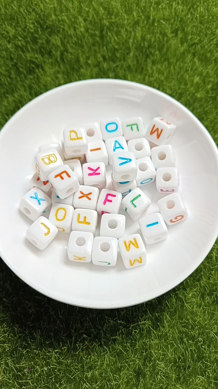 100pcs White Cube Acrylic Alphabet Beads Candy Color Plastic Letter ...