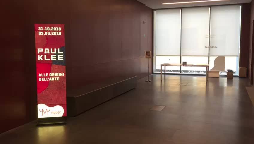 Portable Advertising Wireless Programmable Led Board Digital Led Poster ...