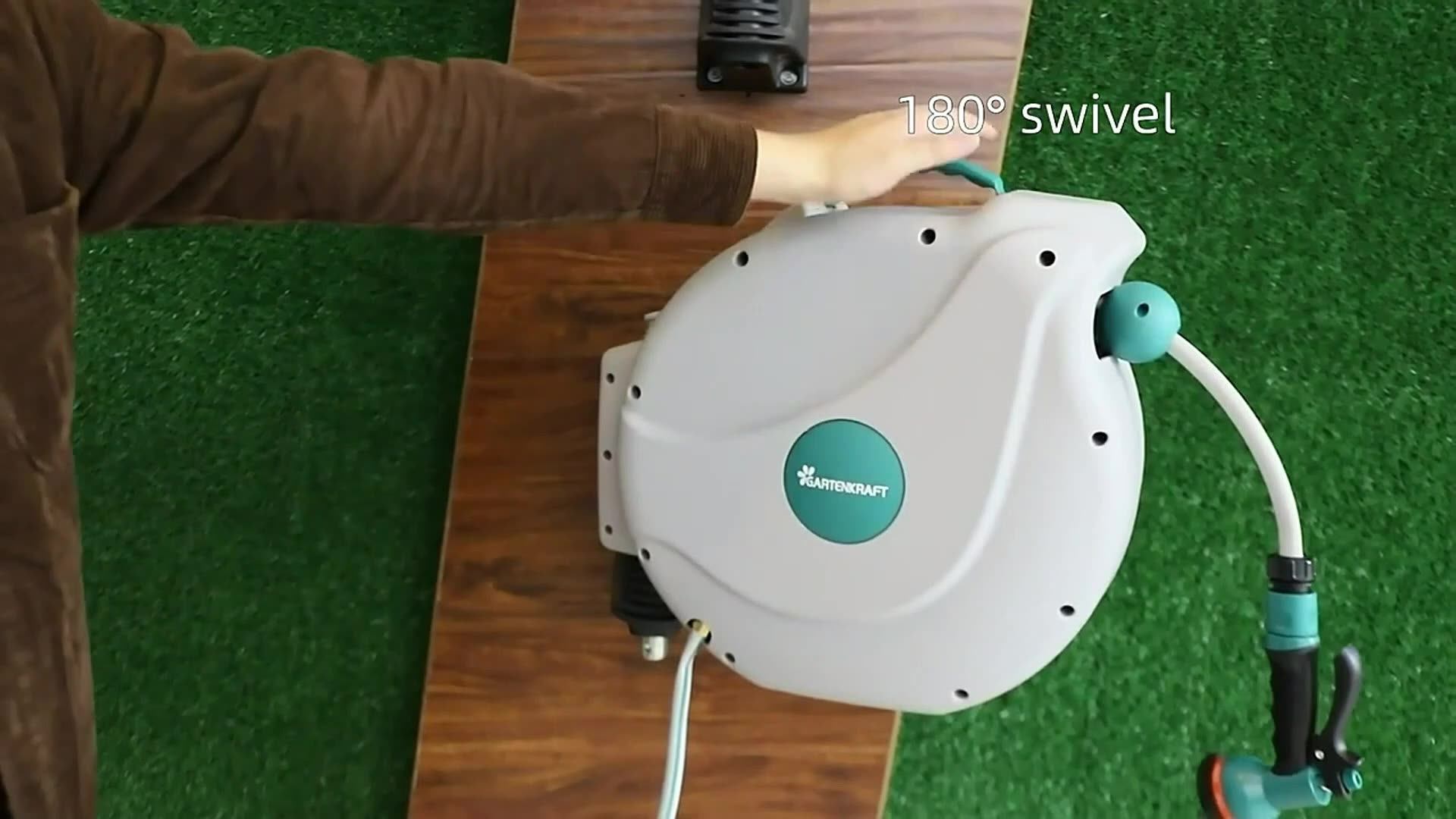 Gartenkraft 40m Pipe Wall Mounted Retractable Swivel Garden Automatic ...