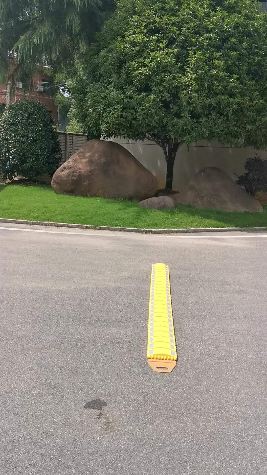 Heavy Duty Rubber Portable Speed Bump Driveway Reflective Temporary ...